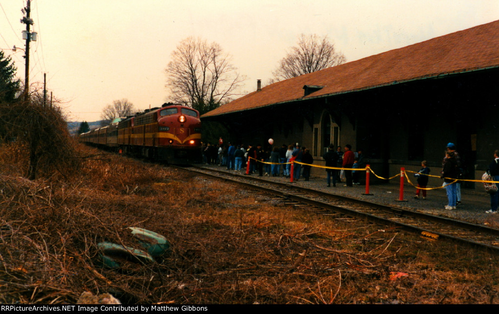 Marathon Maple Fest train-exact date approximate